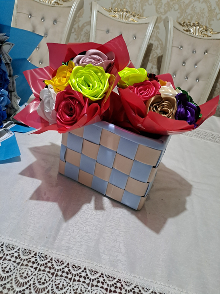 Buket svetliy gullar