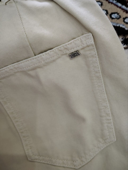Zara бежевые джинсы