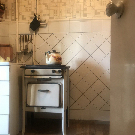 Продам чиланзар 8. Трёх комнатная. Балкон 2*6