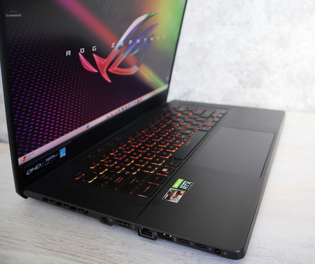 ASUS ROG Zephurus/Ryzen 9 6900HS/16GB DDR5/512GB SSD/RTX 3060 - 6GB