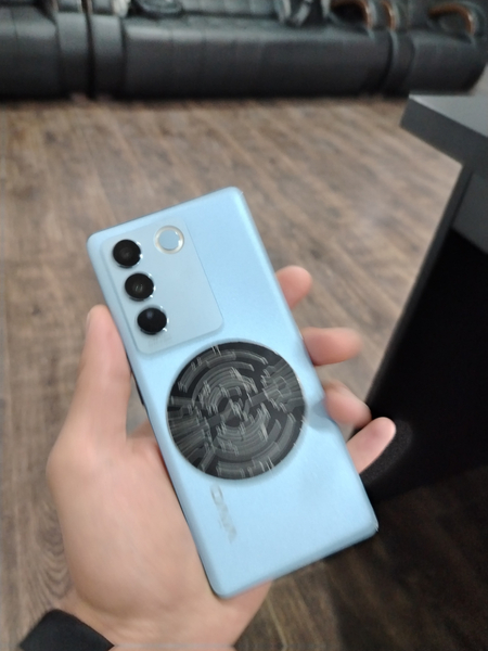 Vivo V27 5g       .