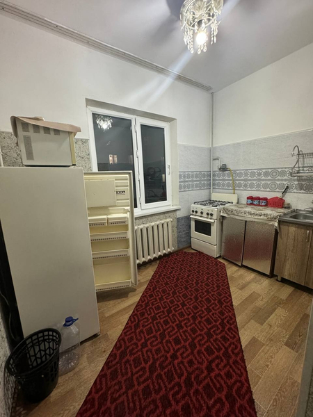 Аренда сдается на Кадышева (1в2 чистая с обстановкой на долгий срок)