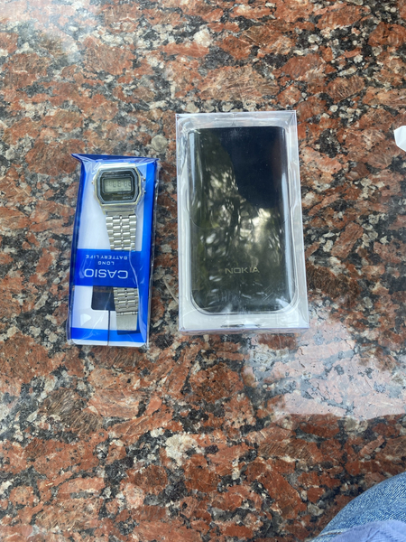 Nokia 2720 yengi upakovka