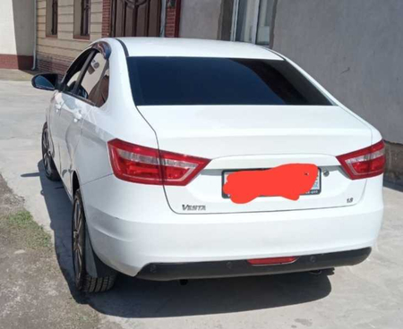 Автомобиль Лада Веста