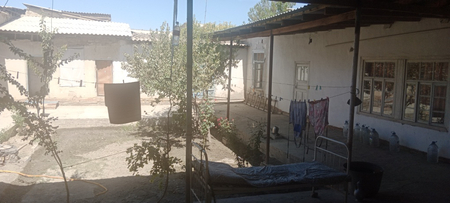 Hovli srochna sotiladi