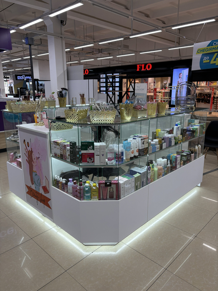 Витрина островок для продажи с лед подсветкой