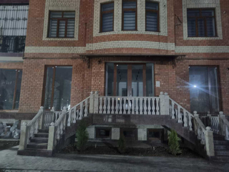 Продаеться нежилое здание на Чиланзаре Ц квартал 186 кв
