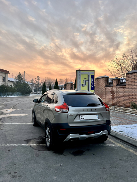 Срочно продаётся Lada Xray Cross 1.6 CVT