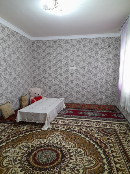 Nazarbek turkiston yangariq maxallada hovli sotiladi, 8 sotix 4 hona,