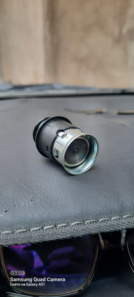 Продам прикурител сигарет от подлокодника mercedes w204.состояние отли