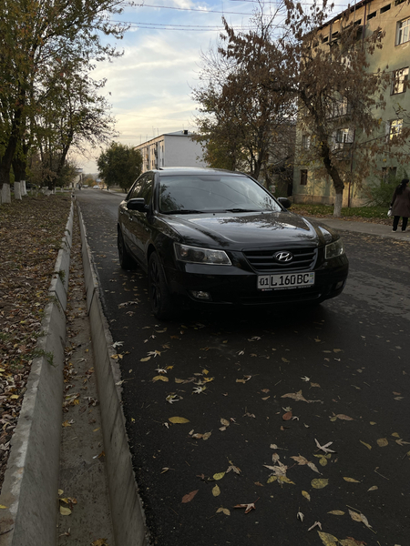Hyundai sonata sotiladi ideal xolatda