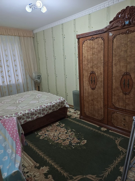 Продаётся трёх комнатная квартира Чирчик