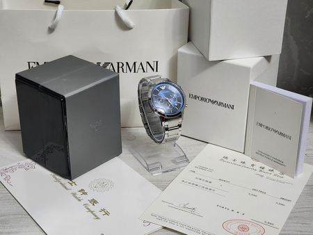 Emporio ARMANI Yangi soat sotiladi karopka dakumentalni