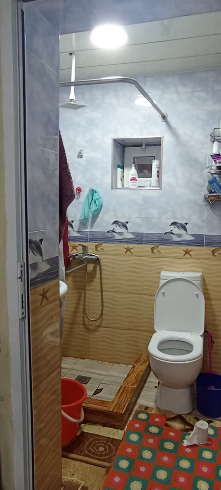 Xovli uy sotiladi