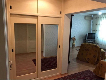 Срочно 2 Комнатная Французская планировка, мебель, техника Паркентский