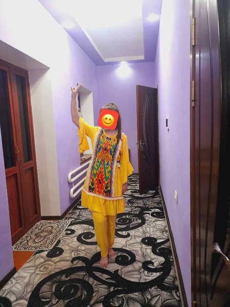 Kiyimlar sotiladi xolati yaxshi