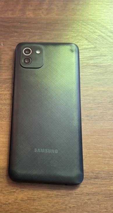 Samsung a 03 srochniy sotiladi