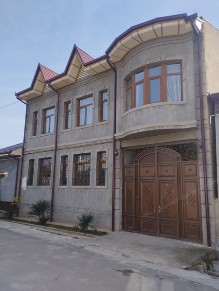 Uy sotiladi. Дом продается