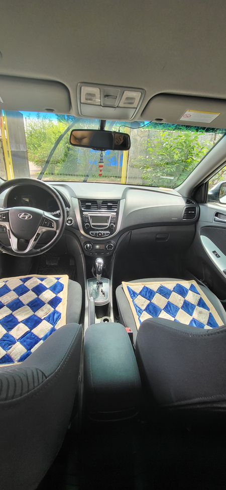 Hyundai Accent 2013