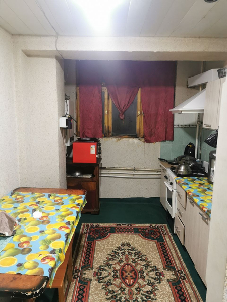Arientir: Sampi balnitsa 
3 xona 4 etaj  (9 etajka)