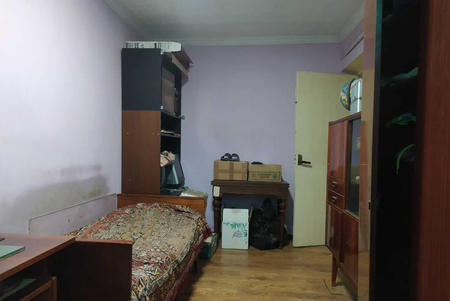Срочно продам 4-х комнатную рядом с метро БИЙ (М.Горького)