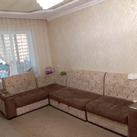 Krugliy divan sotladi