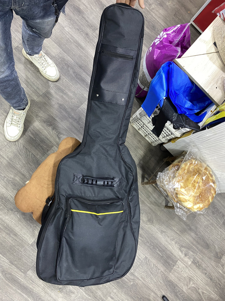 Gitara akustik elktroni sotiladi