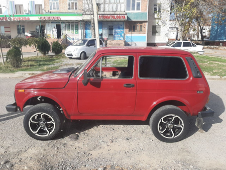 Niva sotiladi 1982 yil