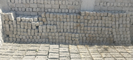 Loy blok saratonda quyilgan manzil jomboy dastafka xizmati bor pullik