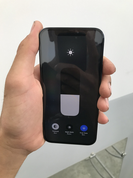 iPhone X 256 gb rangi qora srochno sotiladi