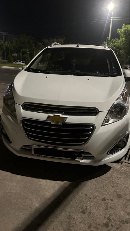 Chevrolet spark  sotiladi