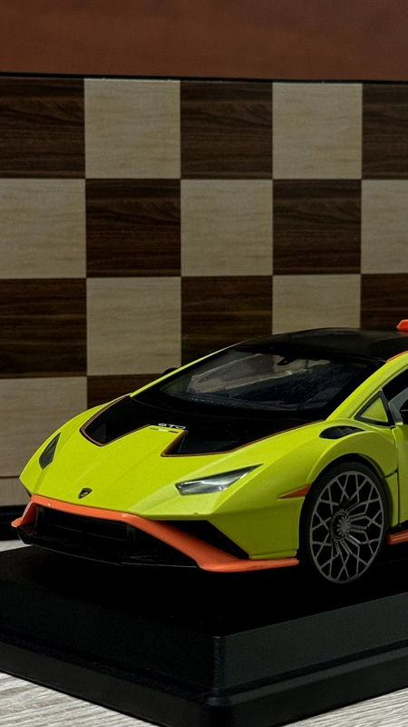 Lamborghini Huracan STO ORIGINAL 1:24