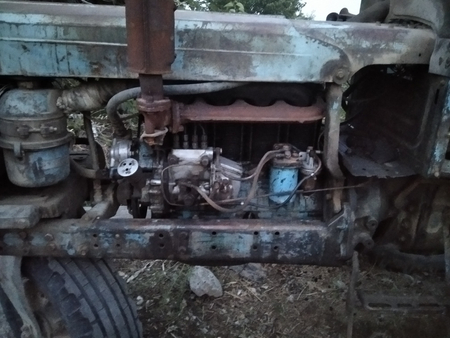 T28 traktor soz xolatda