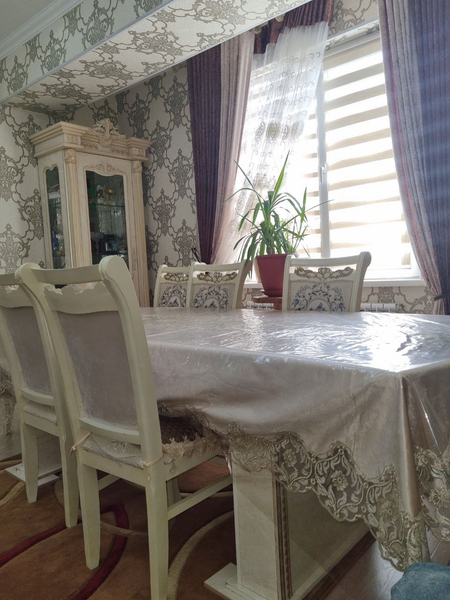Продаётся стол и стуля