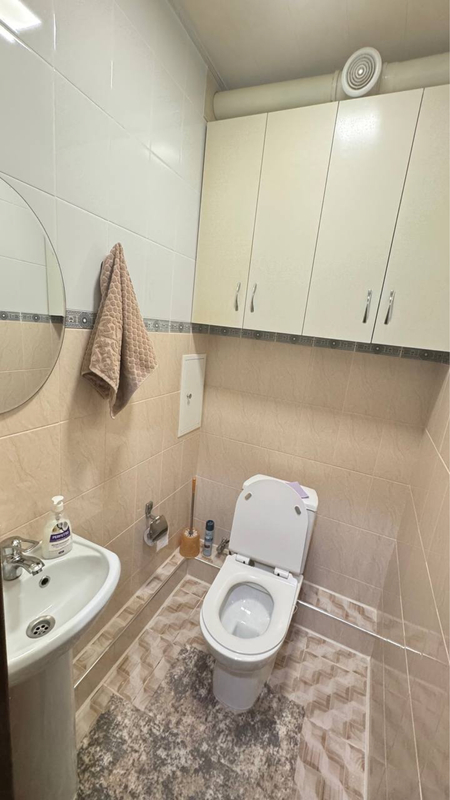 Sergeli 5A da 3 xona 1 etaj mebel texnikasi bilan sotiladi