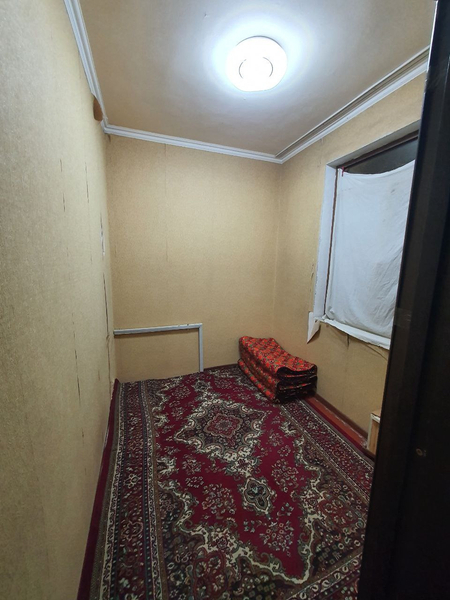 Ijaraga uy beriladi Yashnabod Muljal Kadishva bozor oldida 1xona 250$