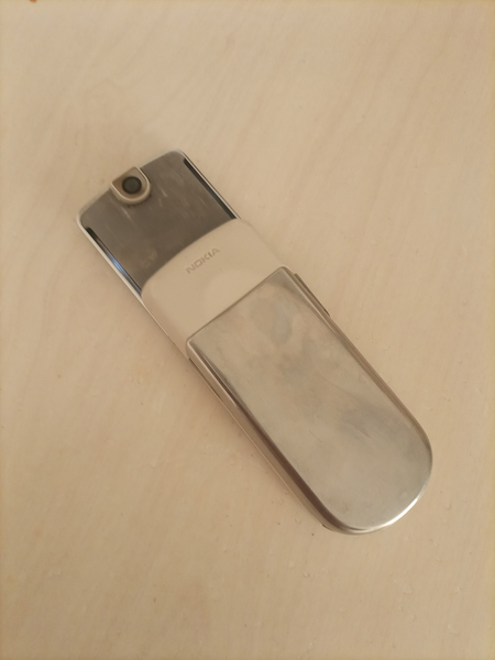 Nokia 8800 xolati zor