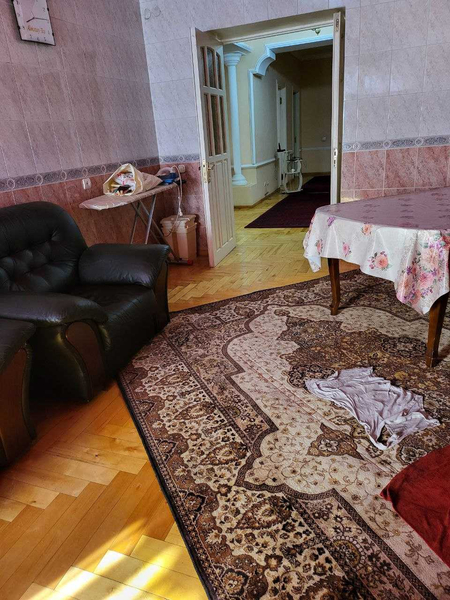 Парк Бабура 5 комн улица Ракат рядом рынок аския