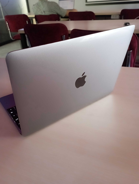Apple Macbook retina 12 inch