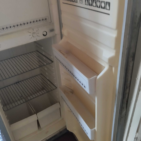 Продам холодильник б/у рабочий.
