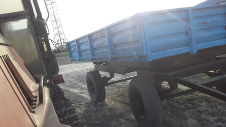 Traktor prisepi sotiladi