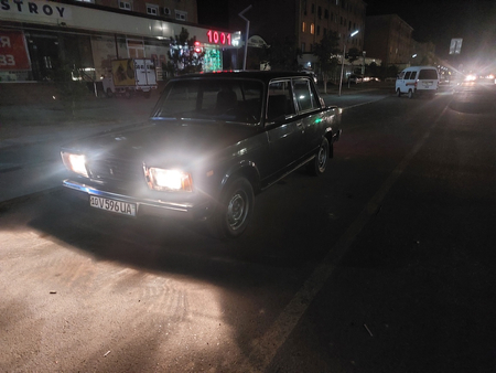 Ваз 2107.       .