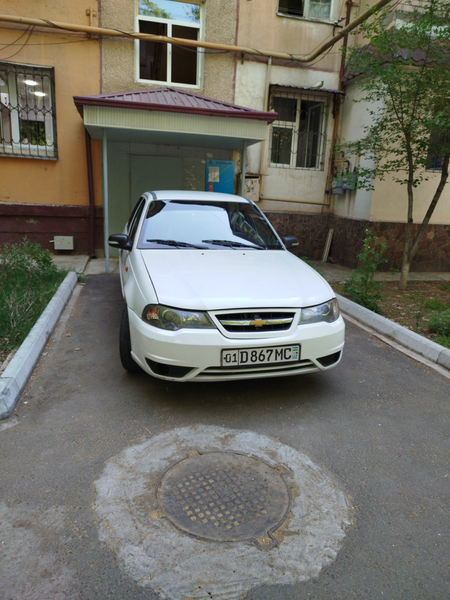 Nexia 2 2010 sotiladi