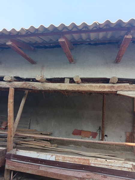 Molxona hamma jixozlari bilan sotiladi