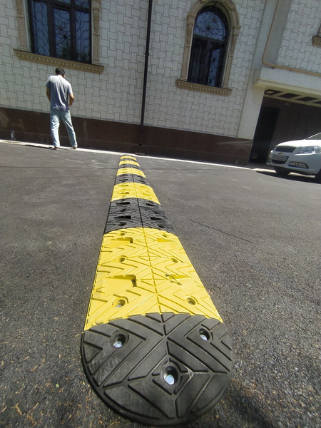 200мингдан 300000мингачан Лежачий полицейский speed bump