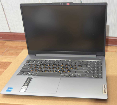 Lenovo intel i3-1305U  - 1.6GHz