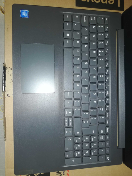 Ноутбук Lenovo новый