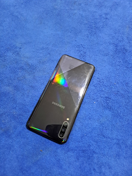 Samsung A30 S sotiladi