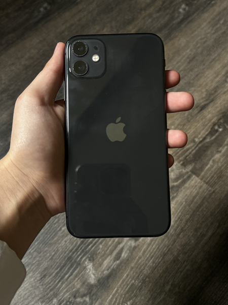 Iphone 11 rangi qora 128gb ishlashlari zor 76%