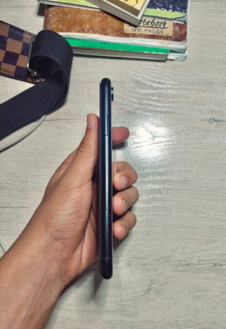 Iphone xr sotiladi